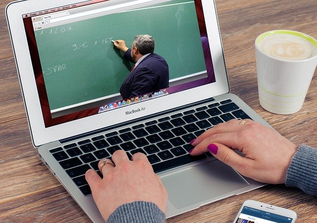 How Do Online Classes Work? Are They Right for You?