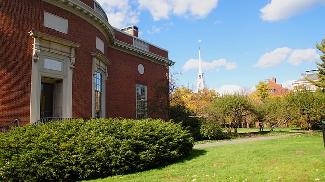 MIT vs Harvard: Which Is Better?