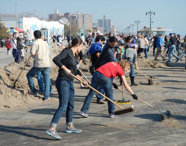 Complete List of Extracurricular Activities: 100s of Examples